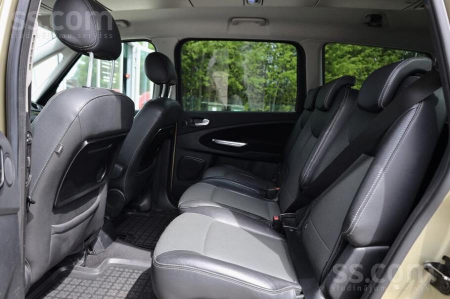 Yellow Ford Galaxy 2008 in Riga, with an engine capacity of 1.80 L and mileage of 0 thousand km for 3495 €, photo 14 on AUTOMOTO.COM.LV