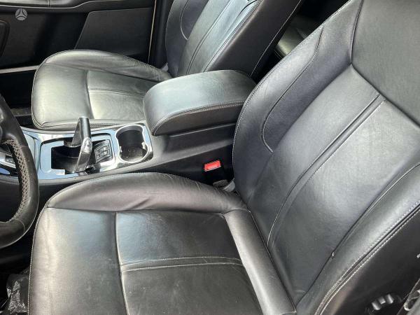 Yellow Ford Galaxy 2012 in Vilnius, with an engine capacity of 2.00 L and mileage of 291 thousand km for 2350 €, photo 9 on AUTOMOTO.COM.LV
