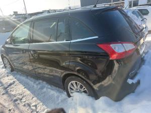 Black Ford Grand C-MAX 2011 in Kaunas, with an engine capacity of 1.60 L and mileage of 200 thousand km for 3850 €, photo 3 on AUTOMOTO.COM.LV