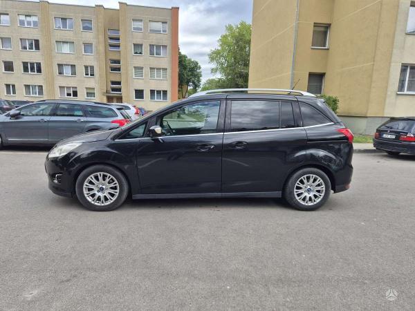 Black Ford Grand C-MAX 2011 in Taurage, with an engine capacity of 1.56 L and mileage of 165 thousand km for 3999 €, photo 3 on AUTOMOTO.COM.LV