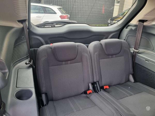 Black Ford Grand C-MAX 2011 in Kaunas, with an engine capacity of 1.60 L and mileage of 192 thousand km for 3400 €, photo 7 on AUTOMOTO.COM.LV