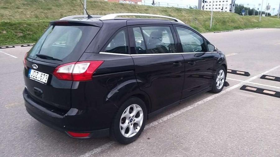 Black Ford Grand C-MAX 2011 in Vilnius, with an engine capacity of 2.00 L and mileage of 310 thousand km for 3230 €, photo 8 on AUTOMOTO.COM.LV