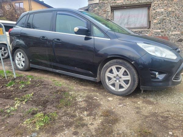 Black Ford Grand C-MAX 2012 in Kaunas, with an engine capacity of 1.56 L and mileage of 384 thousand km for 3500 €, photo 5 on AUTOMOTO.COM.LV