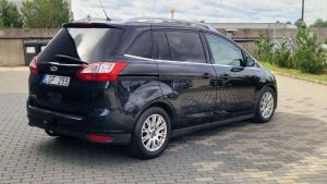 Black Ford Grand C-MAX 2012 in Siauliai, with an engine capacity of 2.00 L and mileage of 239 thousand km for 3500 €, photo 5 on AUTOMOTO.COM.LV