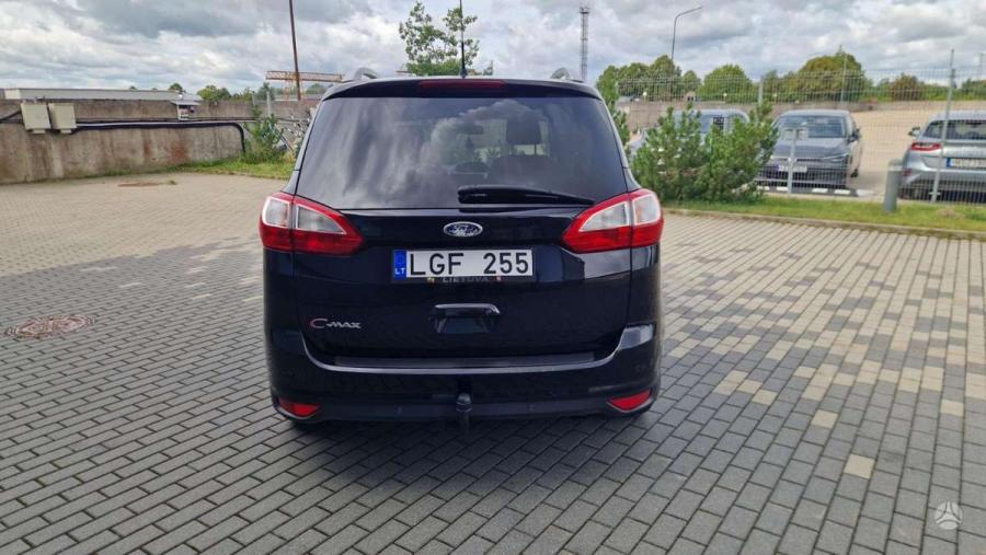 Black Ford Grand C-MAX 2012 in Siauliai, with an engine capacity of 2.00 L and mileage of 239 thousand km for 3500 €, photo 6 on AUTOMOTO.COM.LV