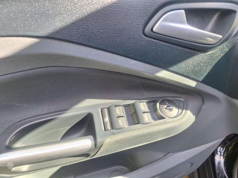 Black Ford Grand C-MAX 2012 in Utena, with an engine capacity of 1.56 L and mileage of 227 thousand km for 4000 €, photo 12 on AUTOMOTO.COM.LV