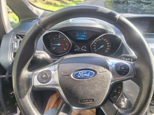 Black Ford Grand C-MAX 2012 in Utena, with an engine capacity of 1.56 L and mileage of 227 thousand km for 4000 €, photo 14 on AUTOMOTO.COM.LV