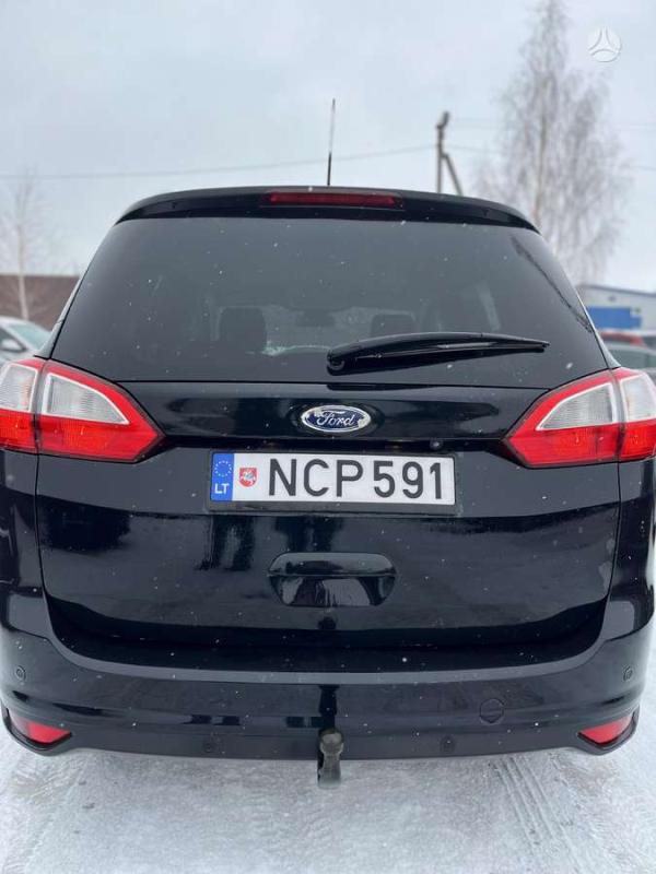 Black Ford Grand C-MAX 2013 in Marijampole, with an engine capacity of 2.00 L and mileage of 196 thousand km for 5100 €, photo 4 on AUTOMOTO.COM.LV