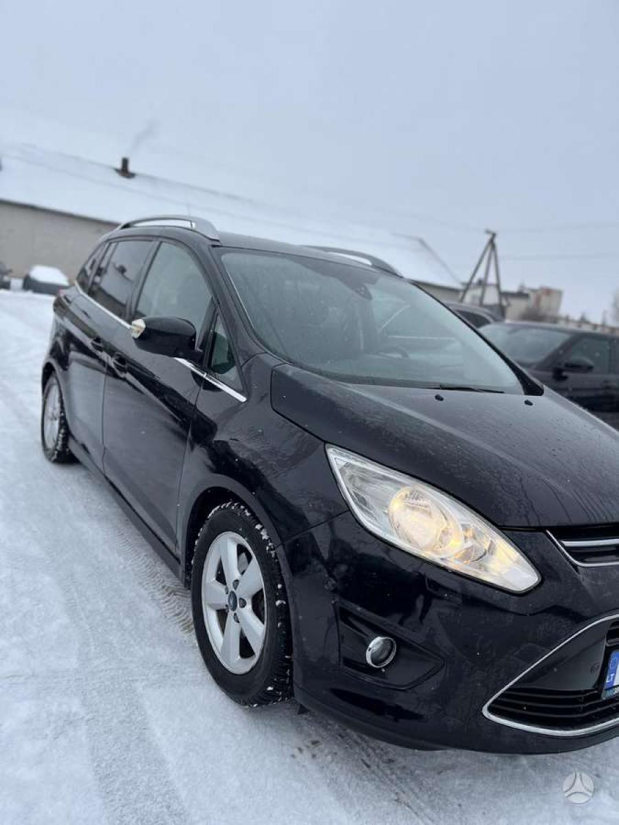 Black Ford Grand C-MAX 2013 in Marijampole, with an engine capacity of 2.00 L and mileage of 196 thousand km for 5100 €, photo 8 on AUTOMOTO.COM.LV