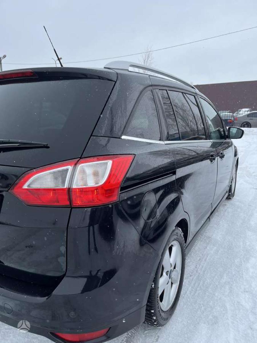 Black Ford Grand C-MAX 2013 in Marijampole, with an engine capacity of 2.00 L and mileage of 196 thousand km for 5100 €, photo 9 on AUTOMOTO.COM.LV