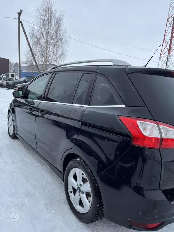 Black Ford Grand C-MAX 2013 in Marijampole, with an engine capacity of 2.00 L and mileage of 196 thousand km for 5100 €, photo 10 on AUTOMOTO.COM.LV