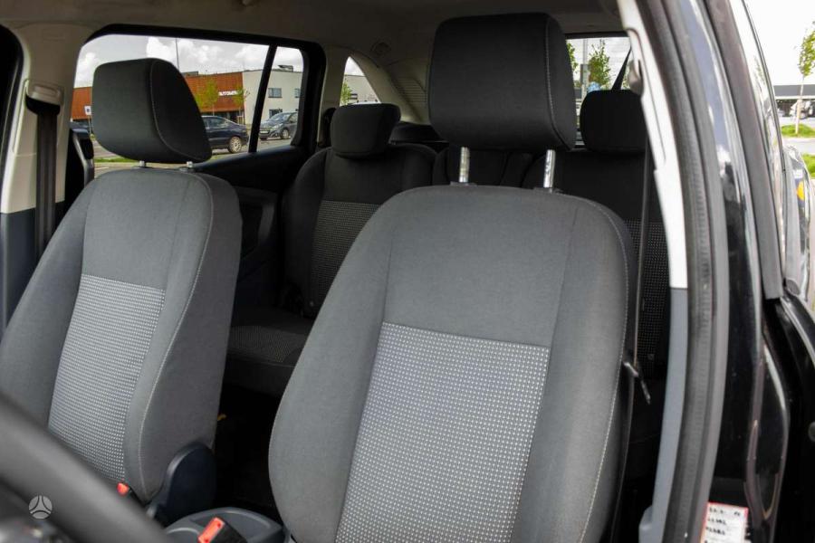 Melns Ford Grand C-MAX 2013 Kauņa, ar dzinēja tilpumu 1.56 L un nobraukumu 178 tūkst. km par 4200 €, foto 12 vietnē AUTOMOTO.COM.LV