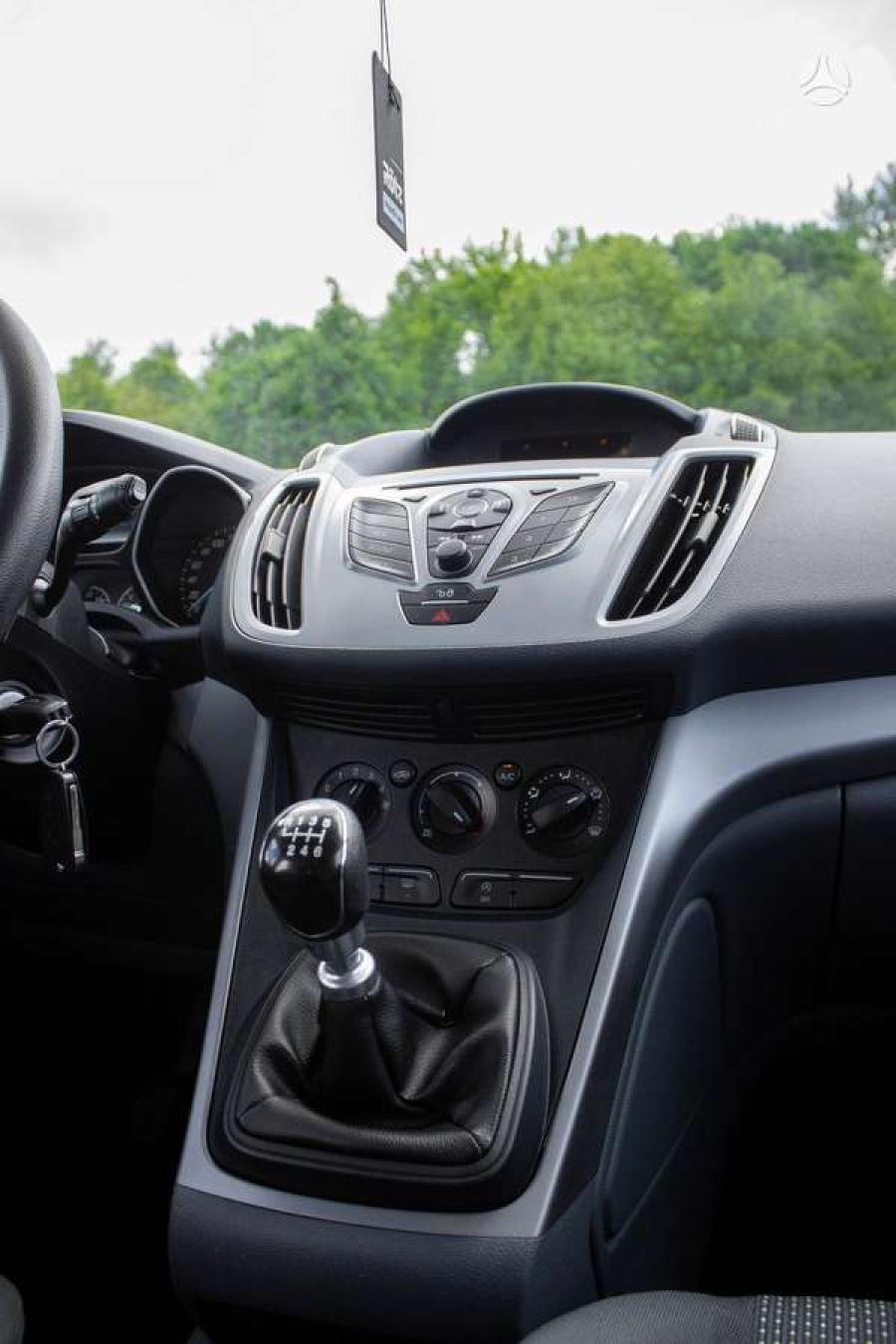 Melns Ford Grand C-MAX 2013 Kauņa, ar dzinēja tilpumu 1.56 L un nobraukumu 178 tūkst. km par 4200 €, foto 14 vietnē AUTOMOTO.COM.LV