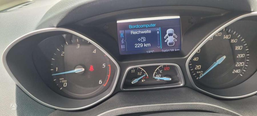 Black Ford Grand C-MAX 2013 in Marijampole, with an engine capacity of 1.56 L and mileage of 249 thousand km for 4200 €, photo 9 on AUTOMOTO.COM.LV