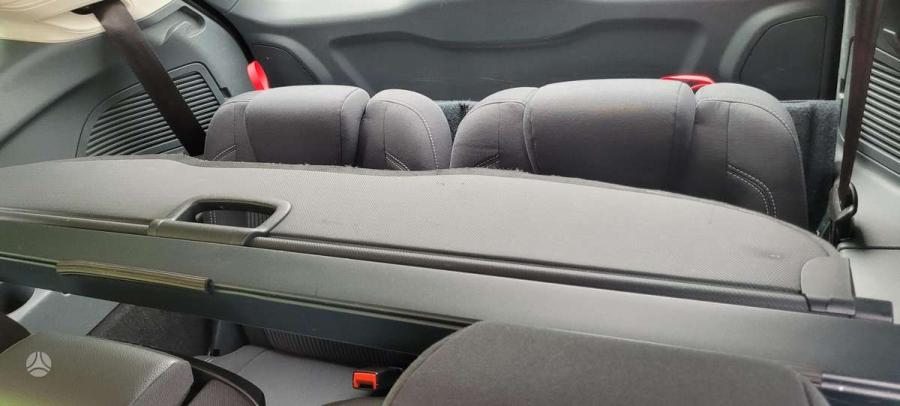 Black Ford Grand C-MAX 2013 in Marijampole, with an engine capacity of 1.56 L and mileage of 249 thousand km for 4200 €, photo 15 on AUTOMOTO.COM.LV