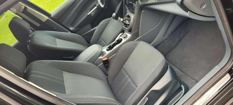 Black Ford Grand C-MAX 2013 in Marijampole, with an engine capacity of 1.56 L and mileage of 249 thousand km for 4200 €, photo 24 on AUTOMOTO.COM.LV