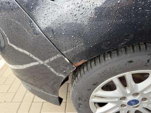 Black Ford Grand C-MAX 2014 in Taurage, with an engine capacity of 1.56 L and mileage of 303 thousand km for 3100 €, photo 11 on AUTOMOTO.COM.LV