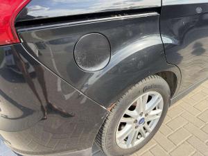 Black Ford Grand C-MAX 2014 in Taurage, with an engine capacity of 1.56 L and mileage of 303 thousand km for 3100 €, photo 10 on AUTOMOTO.COM.LV