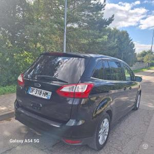 Black Ford Grand C-MAX 2014 in Taurage, with an engine capacity of 1.56 L and mileage of 201 thousand km for 4999 €, photo 5 on AUTOMOTO.COM.LV