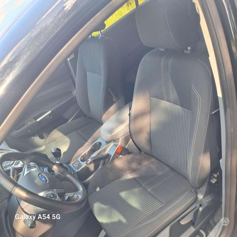 Black Ford Grand C-MAX 2014 in Taurage, with an engine capacity of 1.56 L and mileage of 201 thousand km for 4999 €, photo 10 on AUTOMOTO.COM.LV