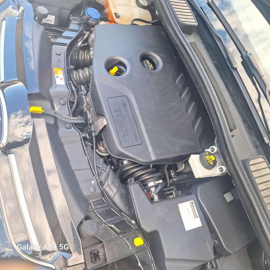 Black Ford Grand C-MAX 2014 in Taurage, with an engine capacity of 1.56 L and mileage of 201 thousand km for 4999 €, photo 16 on AUTOMOTO.COM.LV