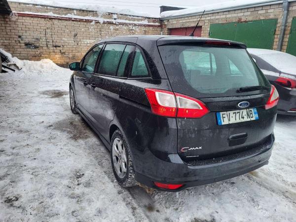 Melns Ford Grand C-MAX 2015 Kauņa, ar dzinēja tilpumu 1.60 L un nobraukumu 181 tūkst. km par 4200 €, foto 4 vietnē AUTOMOTO.COM.LV