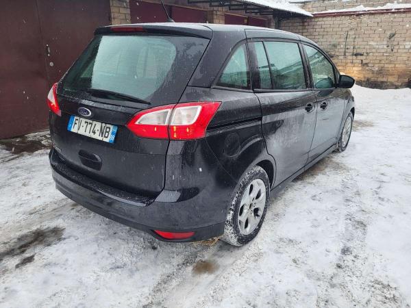 Melns Ford Grand C-MAX 2015 Kauņa, ar dzinēja tilpumu 1.60 L un nobraukumu 181 tūkst. km par 4200 €, foto 5 vietnē AUTOMOTO.COM.LV