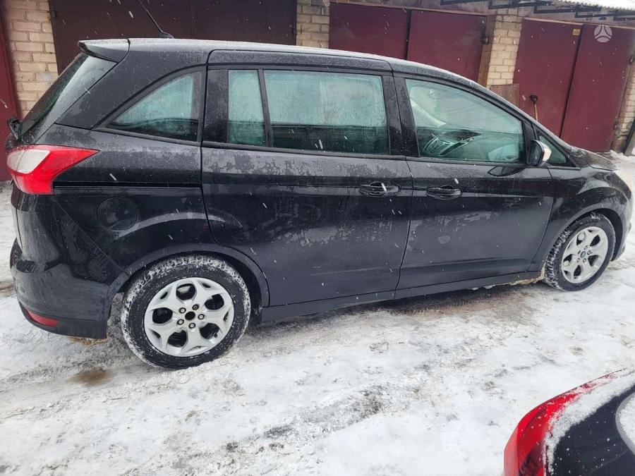 Melns Ford Grand C-MAX 2015 Kauņa, ar dzinēja tilpumu 1.60 L un nobraukumu 181 tūkst. km par 4200 €, foto 7 vietnē AUTOMOTO.COM.LV