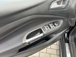Melns Ford Grand C-MAX 2016 Prienai, ar dzinēja tilpumu 1.00 L un nobraukumu 177 tūkst. km par 3950 €, foto 14 vietnē AUTOMOTO.COM.LV