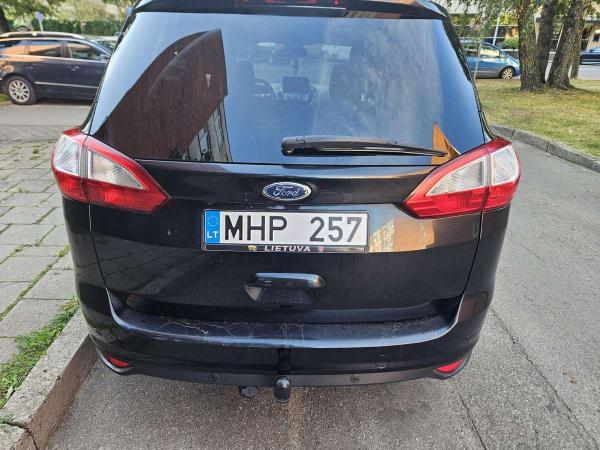 Black Ford Grand C-MAX 2022 in Panevezys, with an engine capacity of 2.00 L and mileage of 280 thousand km for 4000 €, photo 1 on AUTOMOTO.COM.LV