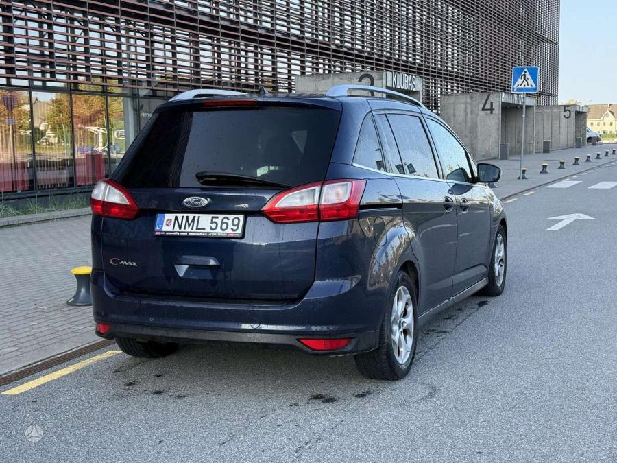 Blue Ford Grand C-MAX 2011 in Klaipeda, with an engine capacity of 1.56 L and mileage of 230 thousand km for 2800 €, photo 3 on AUTOMOTO.COM.LV