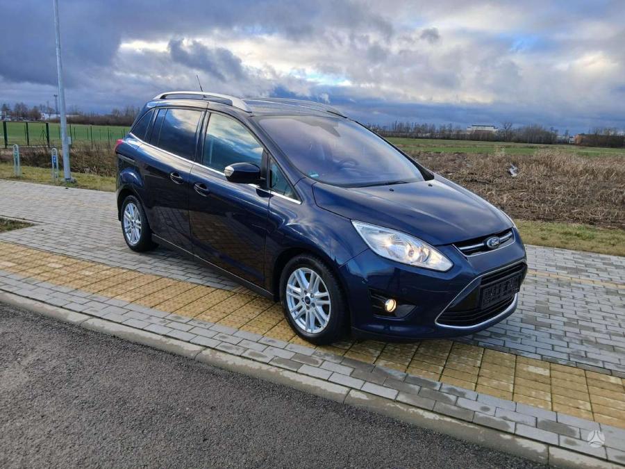 Blue Ford Grand C-MAX 2012 in Marijampole, with an engine capacity of 2.00 L and mileage of 209 thousand km for 4750 €, photo 1 on AUTOMOTO.COM.LV