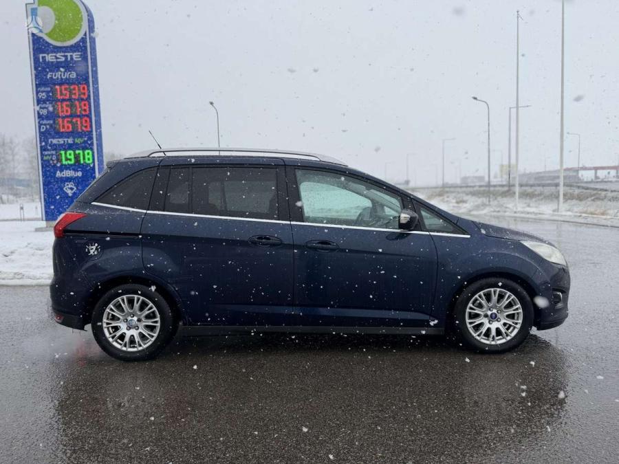 Blue Ford Grand C-MAX 2012 in Elektrenai, with an engine capacity of 1.60 L and mileage of 222 thousand km for 3750 €, photo 3 on AUTOMOTO.COM.LV
