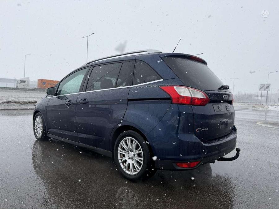Blue Ford Grand C-MAX 2012 in Elektrenai, with an engine capacity of 1.60 L and mileage of 222 thousand km for 3750 €, photo 5 on AUTOMOTO.COM.LV