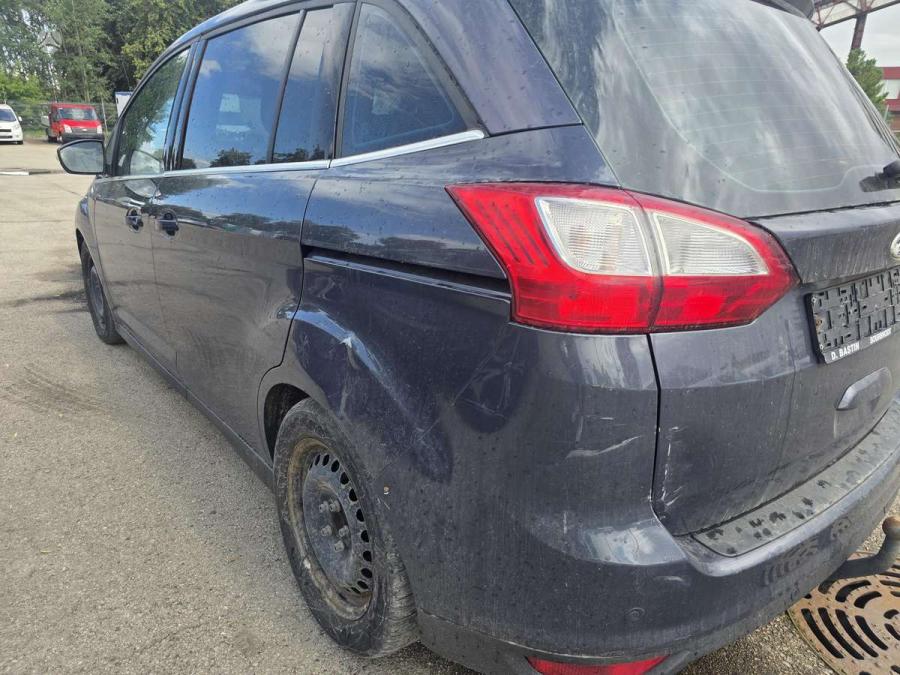 Blue Ford Grand C-MAX 2012 in Marijampole, with an engine capacity of 1.56 L and mileage of 320 thousand km for 2700 €, photo 4 on AUTOMOTO.COM.LV
