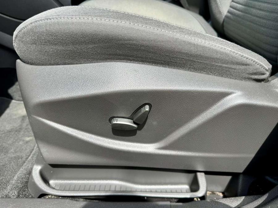 Blue Ford Grand C-MAX 2017 in Kaunas, with an engine capacity of 1.00 L and mileage of 119 thousand km for 5499 €, photo 13 on AUTOMOTO.COM.LV