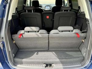 Blue Ford Grand C-MAX 2017 in Kaunas, with an engine capacity of 1.00 L and mileage of 119 thousand km for 5499 €, photo 15 on AUTOMOTO.COM.LV
