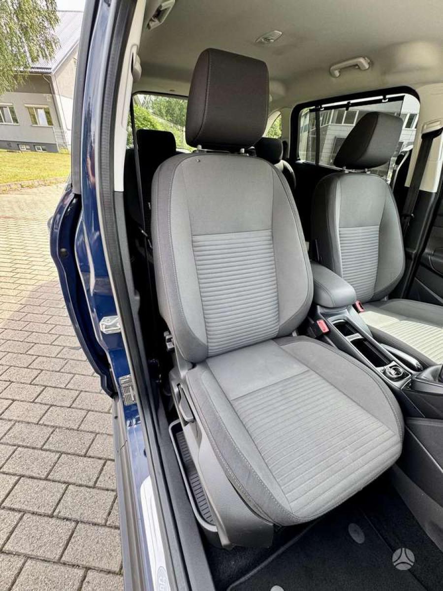 Blue Ford Grand C-MAX 2017 in Kaunas, with an engine capacity of 1.00 L and mileage of 119 thousand km for 5499 €, photo 18 on AUTOMOTO.COM.LV