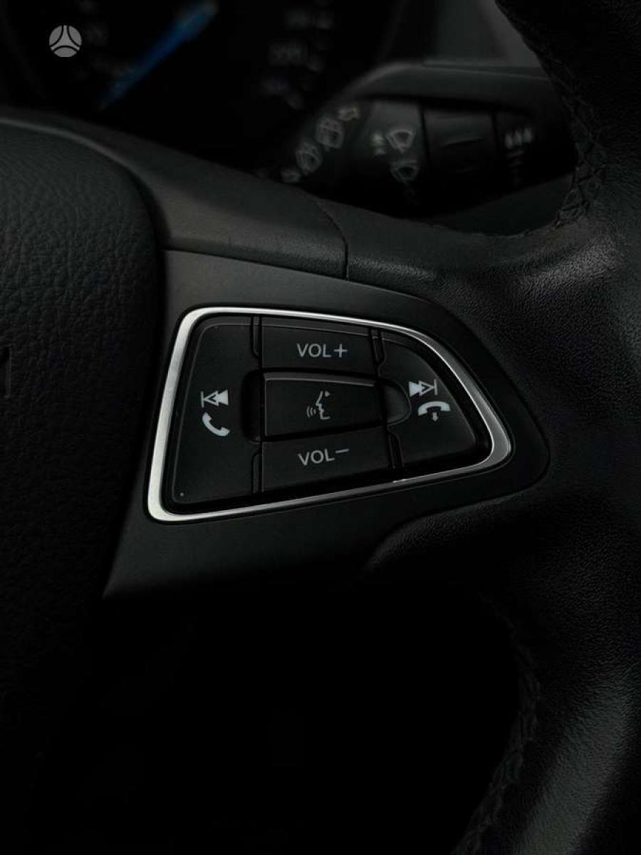 Zils Ford Grand C-MAX 2017 Viļņa, ar dzinēja tilpumu 2.00 L un nobraukumu 170 tūkst. km par 8390 €, foto 28 vietnē AUTOMOTO.COM.LV