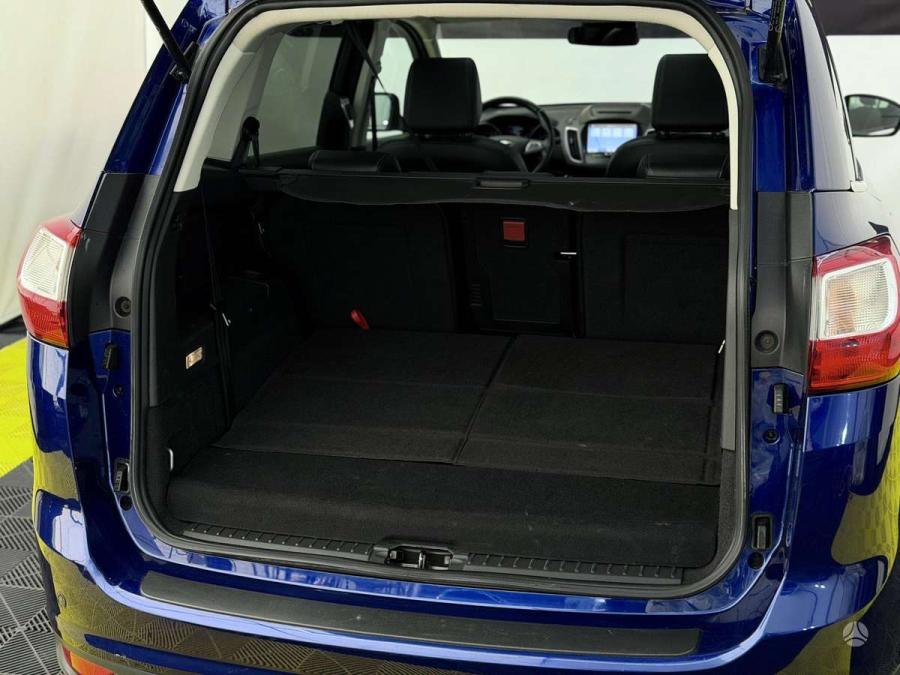 Blue Ford Grand C-MAX 2017 in Vilnius, with an engine capacity of 2.00 L and mileage of 170 thousand km for 7990 €, photo 13 on AUTOMOTO.COM.LV