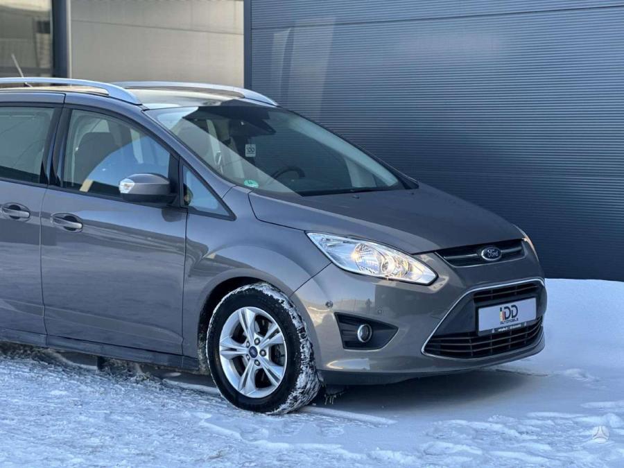 Brown Ford Grand C-MAX 2013 in Kaunas, with an engine capacity of 1.00 L and mileage of 145 thousand km for 4490 €, photo 33 on AUTOMOTO.COM.LV