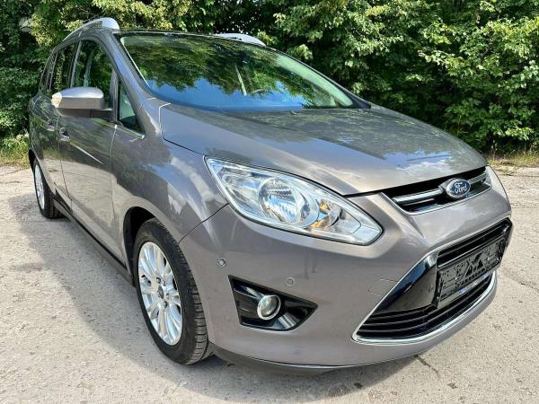 Brown Ford Grand C-MAX 2013 in Siauliai, with an engine capacity of 1.56 L and mileage of 240 thousand km for 4650 €, photo 1 on AUTOMOTO.COM.LV