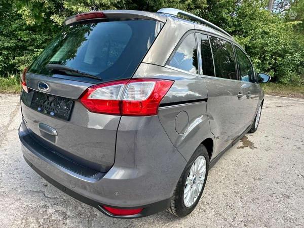 Brown Ford Grand C-MAX 2013 in Siauliai, with an engine capacity of 1.56 L and mileage of 240 thousand km for 4650 €, photo 3 on AUTOMOTO.COM.LV