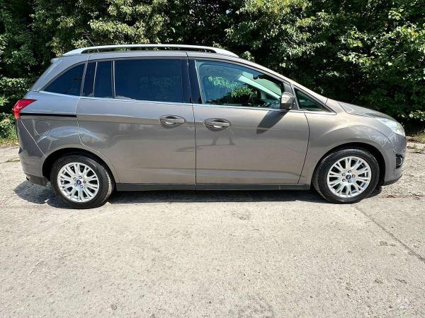 Brown Ford Grand C-MAX 2013 in Siauliai, with an engine capacity of 1.56 L and mileage of 240 thousand km for 4650 €, photo 4 on AUTOMOTO.COM.LV