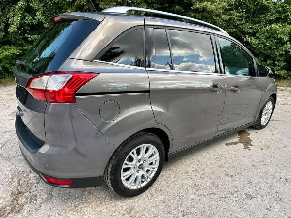 Brown Ford Grand C-MAX 2013 in Siauliai, with an engine capacity of 1.56 L and mileage of 240 thousand km for 4650 €, photo 5 on AUTOMOTO.COM.LV