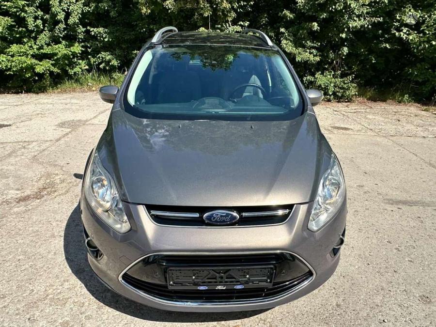 Brown Ford Grand C-MAX 2013 in Siauliai, with an engine capacity of 1.56 L and mileage of 240 thousand km for 4650 €, photo 7 on AUTOMOTO.COM.LV