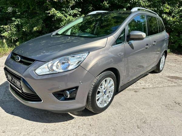 Brown Ford Grand C-MAX 2013 in Siauliai, with an engine capacity of 1.56 L and mileage of 240 thousand km for 4650 €, photo 8 on AUTOMOTO.COM.LV