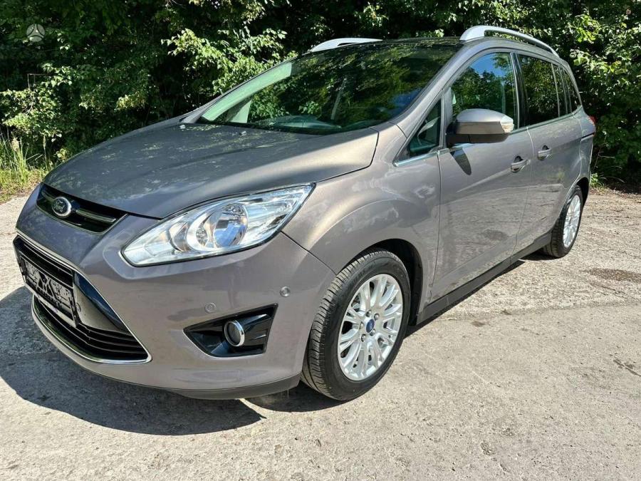Brown Ford Grand C-MAX 2013 in Siauliai, with an engine capacity of 1.56 L and mileage of 240 thousand km for 4650 €, photo 9 on AUTOMOTO.COM.LV