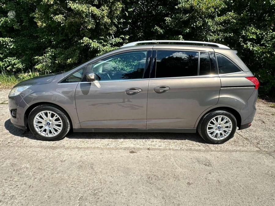 Brown Ford Grand C-MAX 2013 in Siauliai, with an engine capacity of 1.56 L and mileage of 240 thousand km for 4650 €, photo 10 on AUTOMOTO.COM.LV
