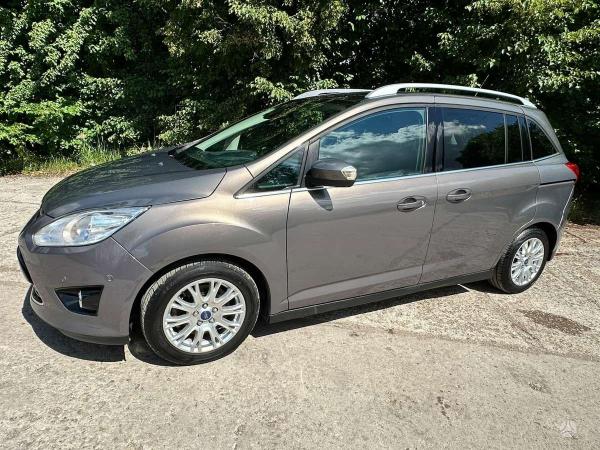 Brown Ford Grand C-MAX 2013 in Siauliai, with an engine capacity of 1.56 L and mileage of 240 thousand km for 4650 €, photo 10 on AUTOMOTO.COM.LV